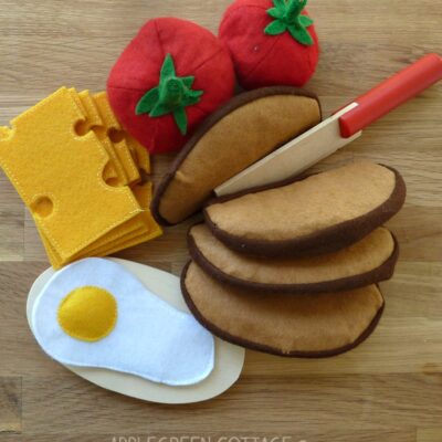 Felt Play Food - How to Make Felt Bread - Free Template - AppleGreen ...