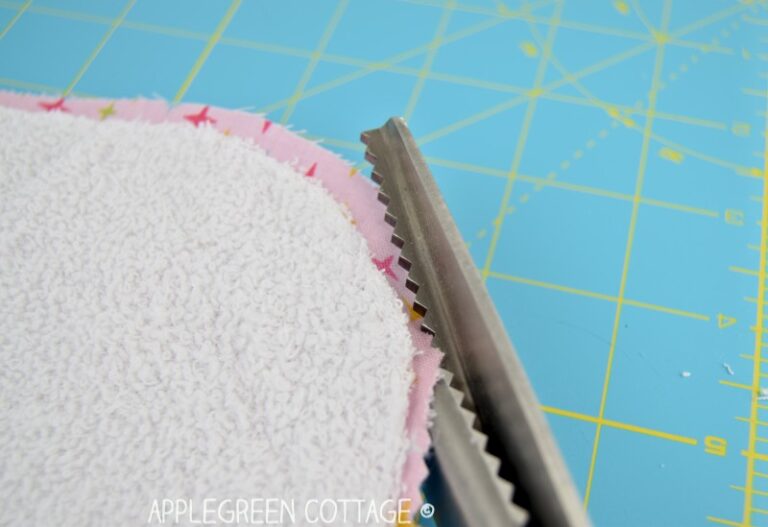 Free Burp Cloth Pattern - So cute! - AppleGreen Cottage