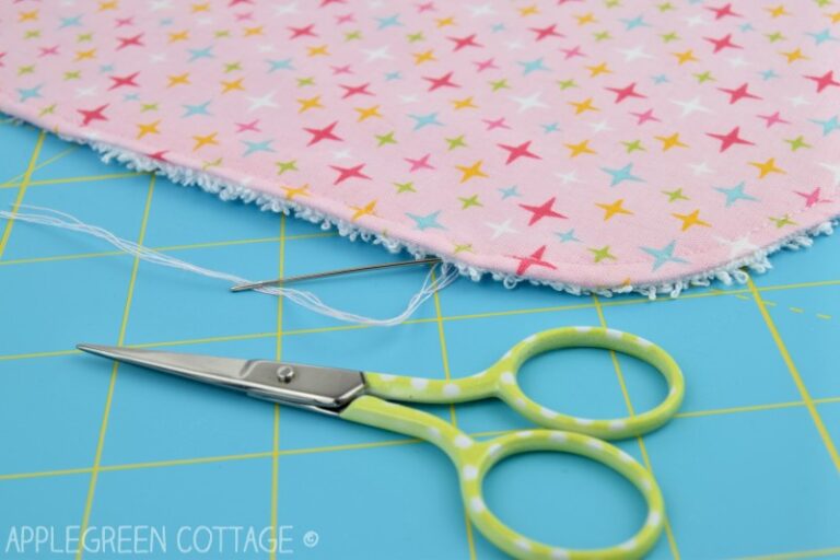 Free Burp Cloth Pattern - So cute! - AppleGreen Cottage