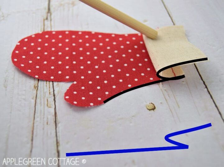 Free Christmas Mitten Ornaments Pattern!