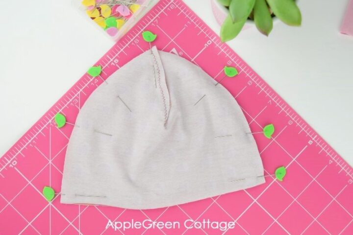 Free Baby Hat Pattern in 3 Sizes - AppleGreen Cottage