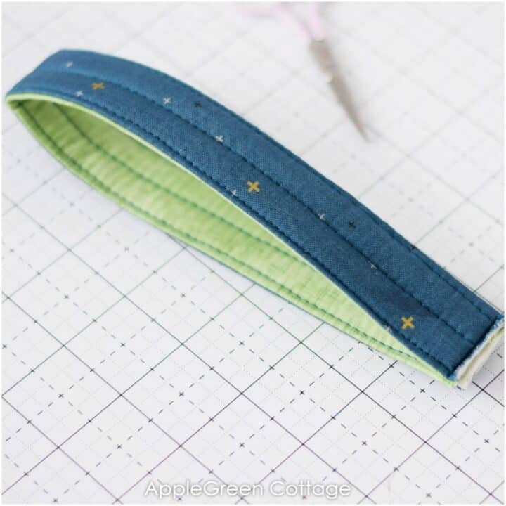 How to Make a Keychain - AppleGreen Cottage