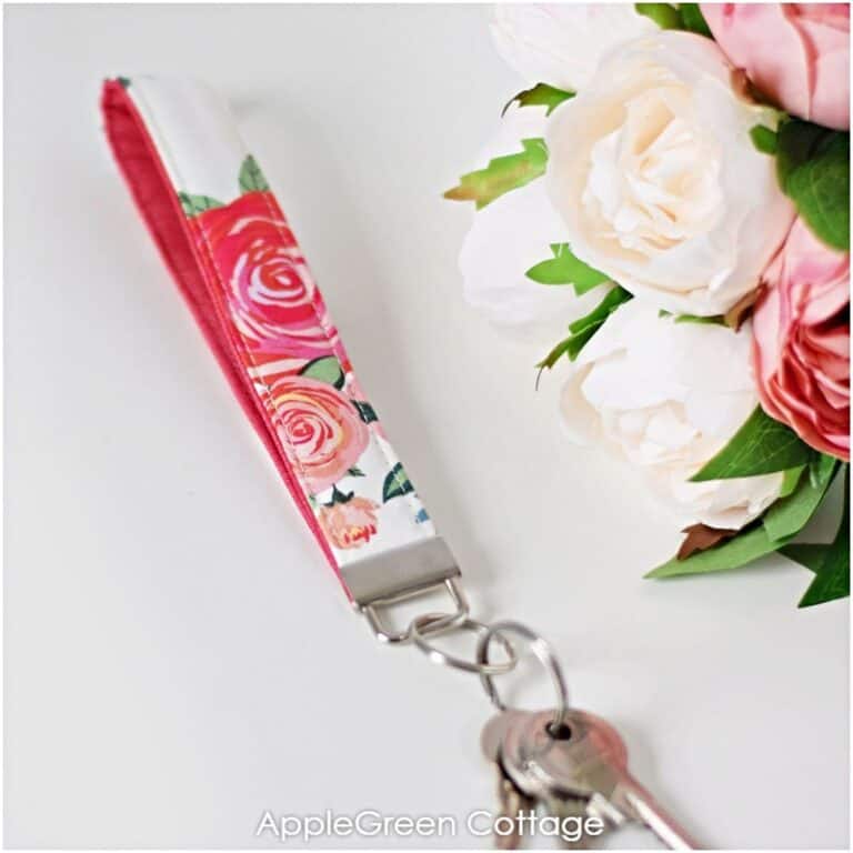 How to Make a Keychain - AppleGreen Cottage