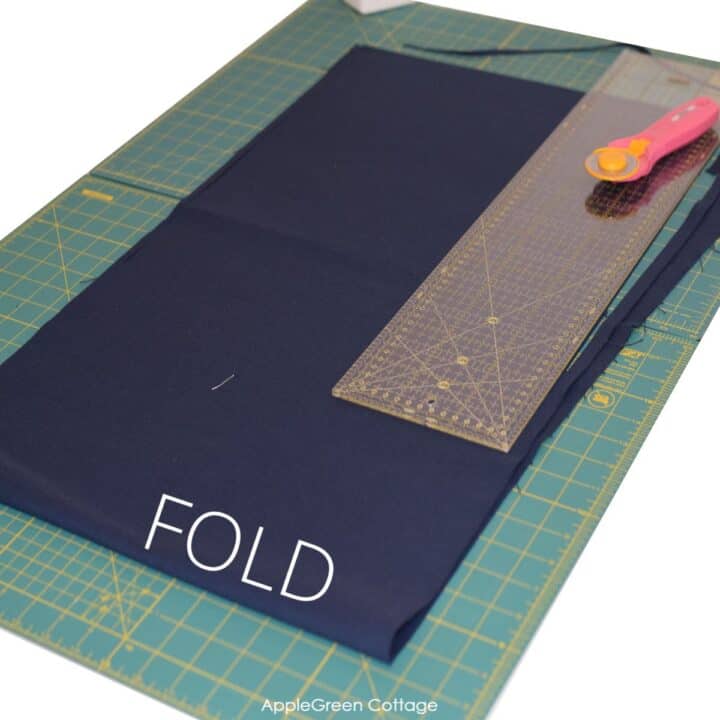 How To Make A Table Runner - Quick + Reversible! - AppleGreen Cottage