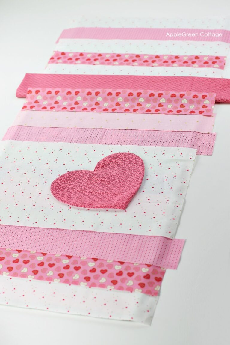 Valentine Table Runner Pattern To Make This Season - AppleGreen Cottage