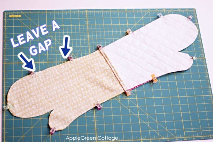 Free Oven Mitt Pattern - 2 Sizes - AppleGreen Cottage