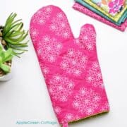 Free Oven Mitt Pattern - 2 Sizes - AppleGreen Cottage
