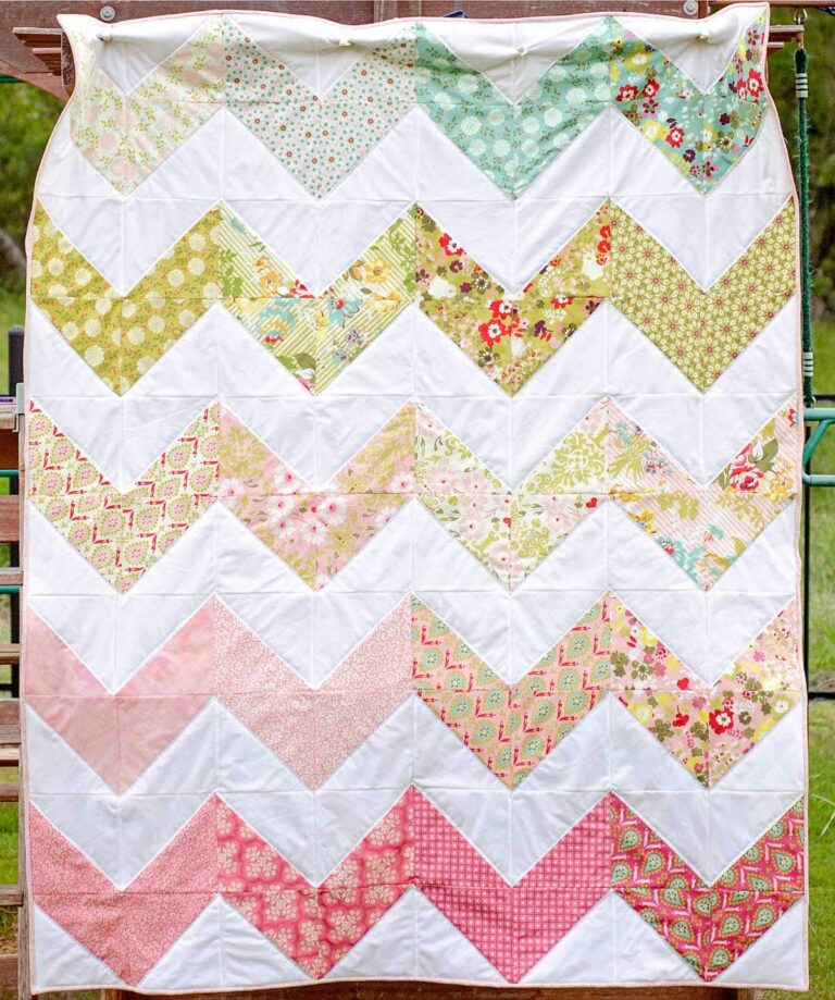 30+ Easy & Free Quilt Patterns For Beginners - AppleGreen Cottage