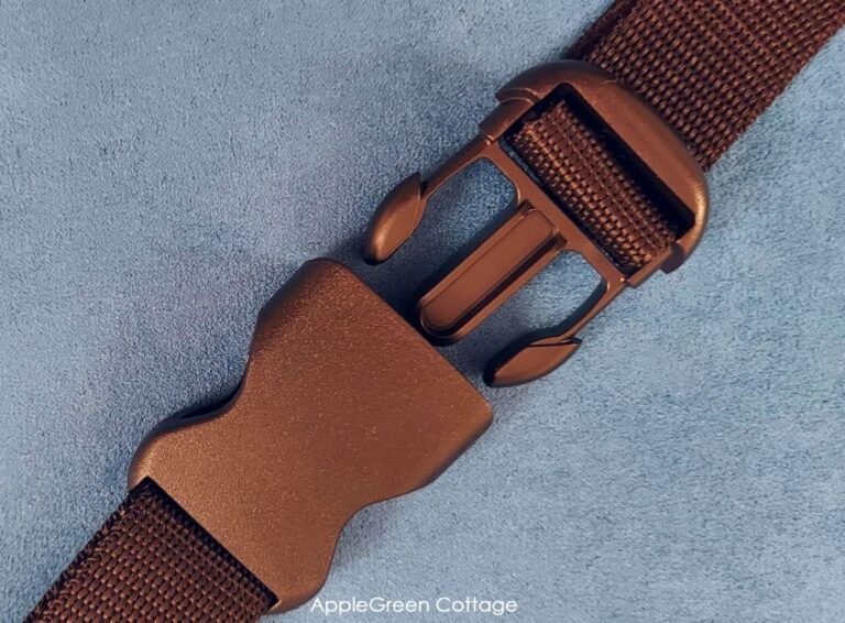 How To Attach a Side-Release Buckle to a Bag - AppleGreen Cottage